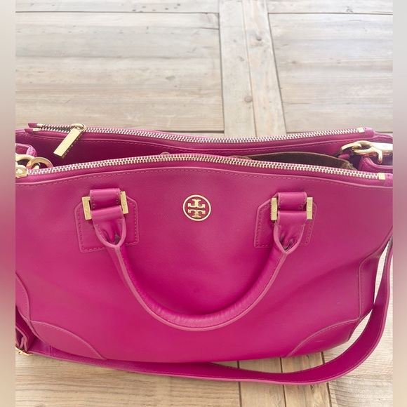 Tory Burch | Bags | Tory Burch Robinson Tote In Vibrant Fuchsiamagenta ...